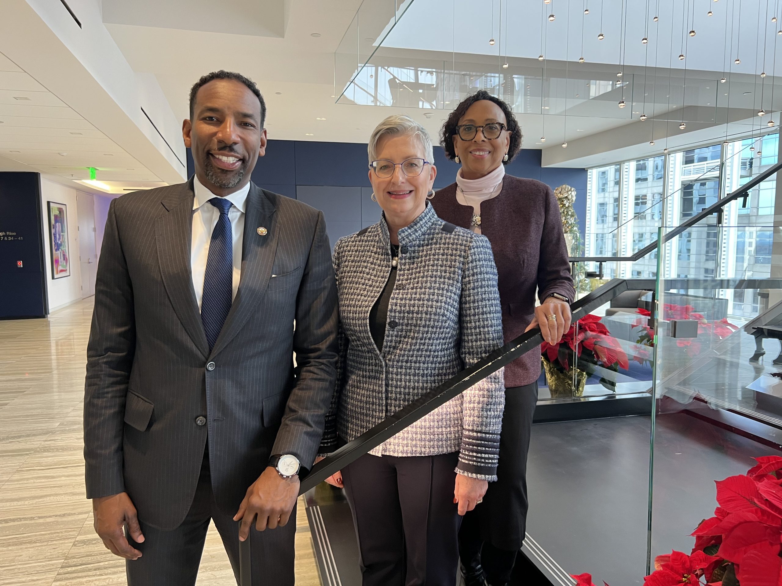 Mayor Andre Dickens says fixing MARTA will be a ‘big push’ in 2025 ...